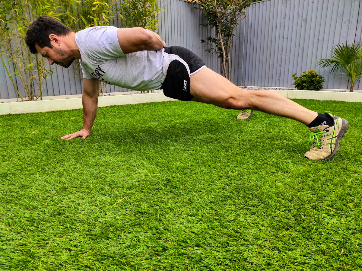 Get Started: One Arm Push Up - Gym.com